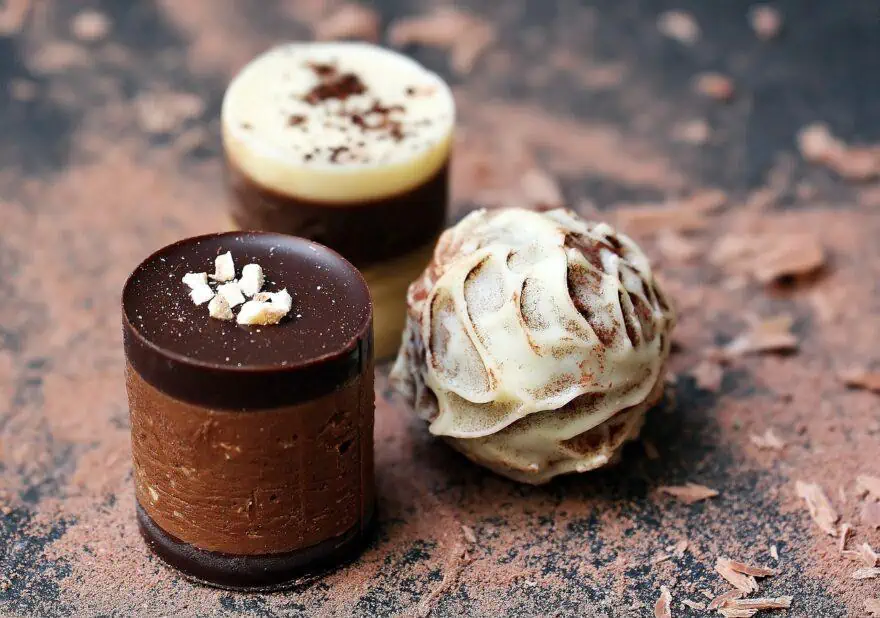 The History of Chocolate: From Aztecs to Modern Day - Little Tree Food ...